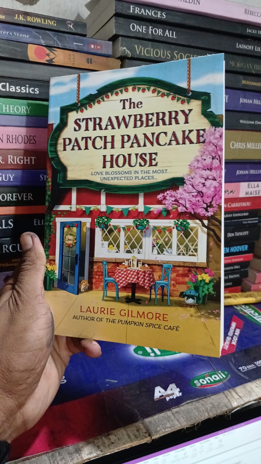 The Strawberry Patch Pancake House by Laurie Gilmore – Book Tank BD